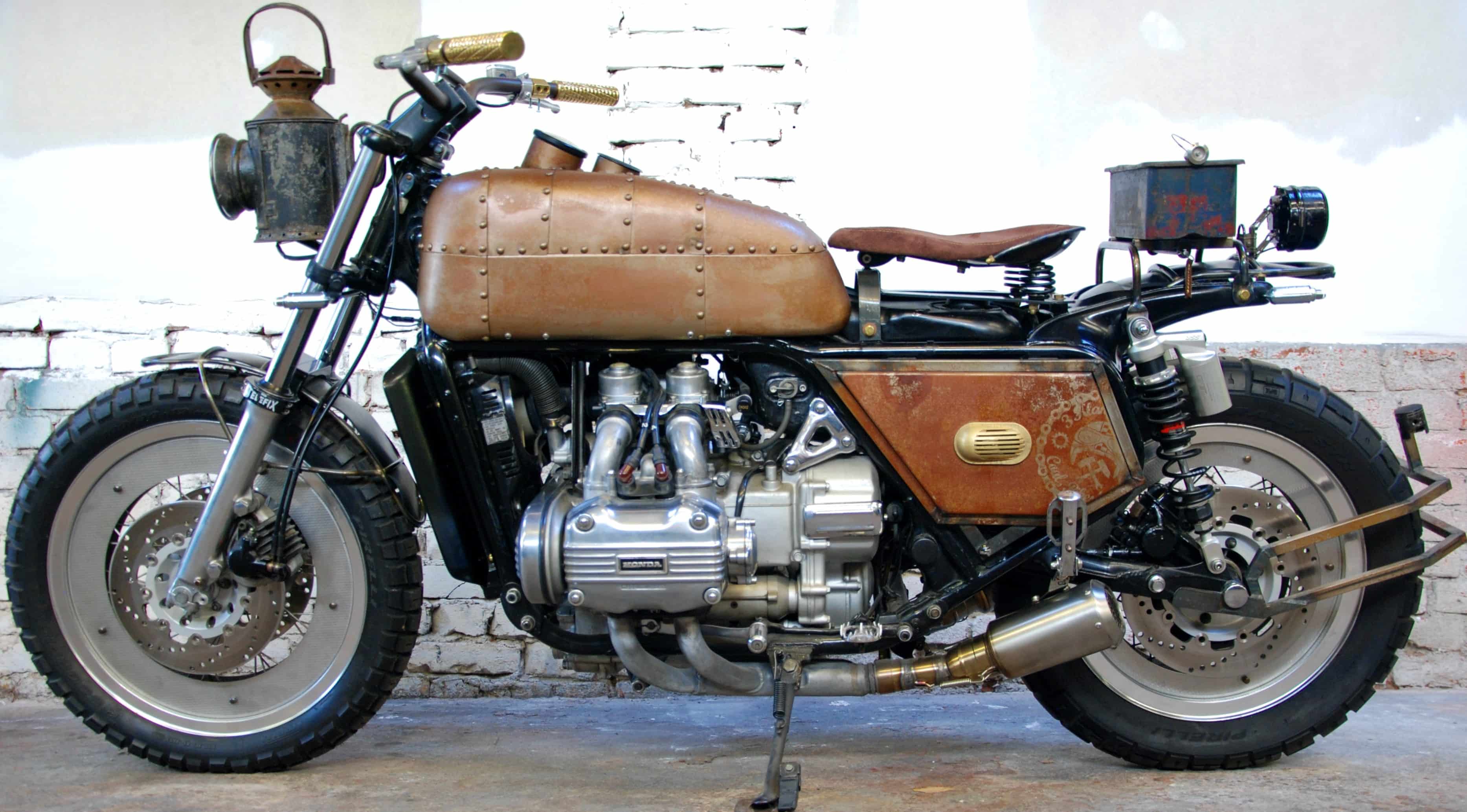 # When the detective installs the indicators…